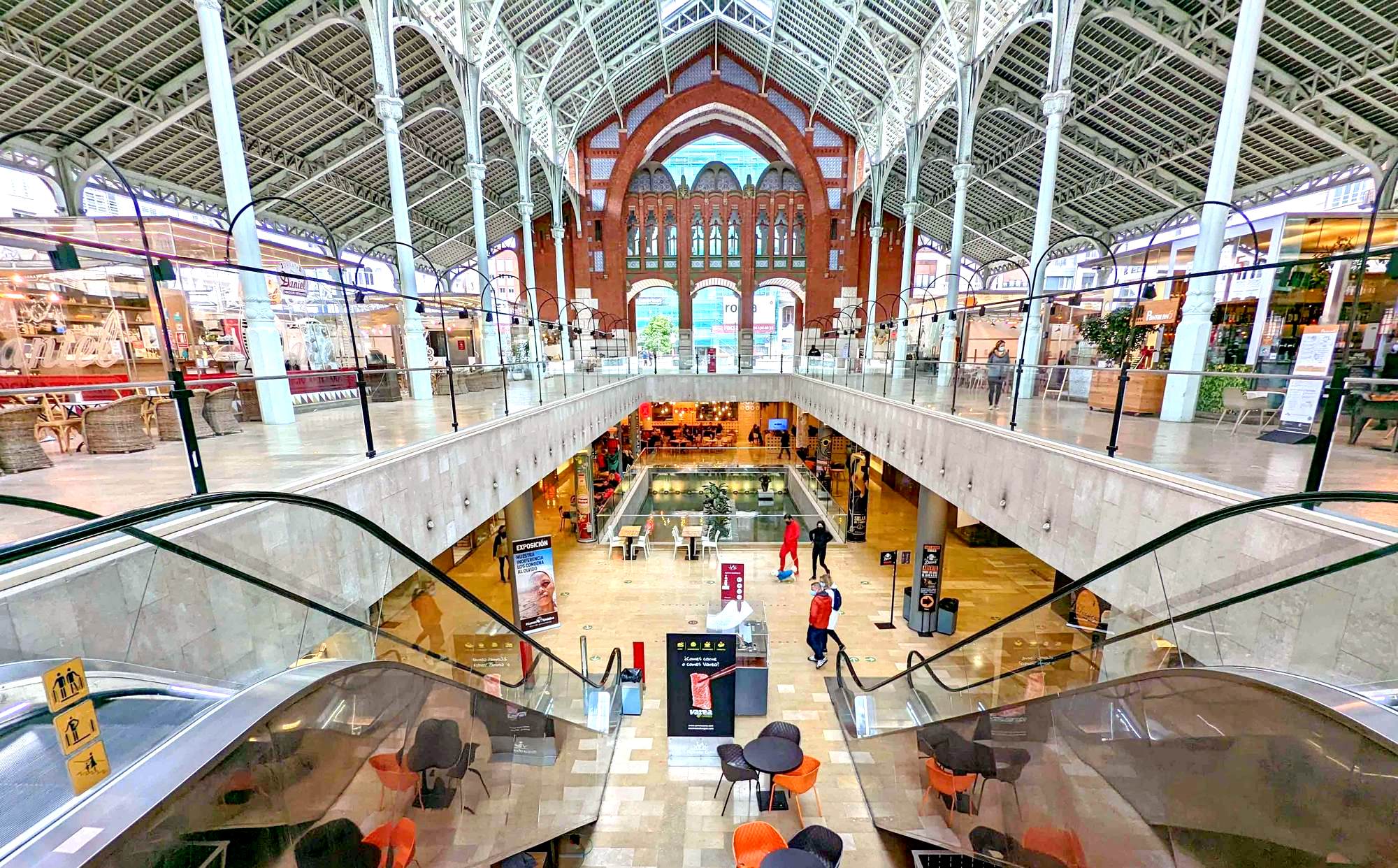 Modern times at the Mercado Colón - Hungry Travelers